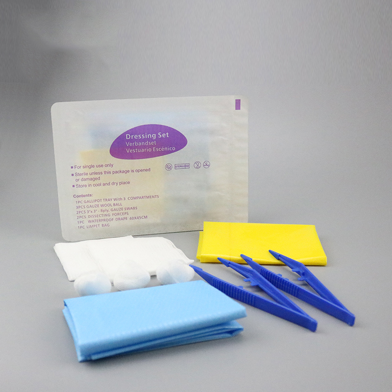 Disposable plastic surgical tracheostomy tray