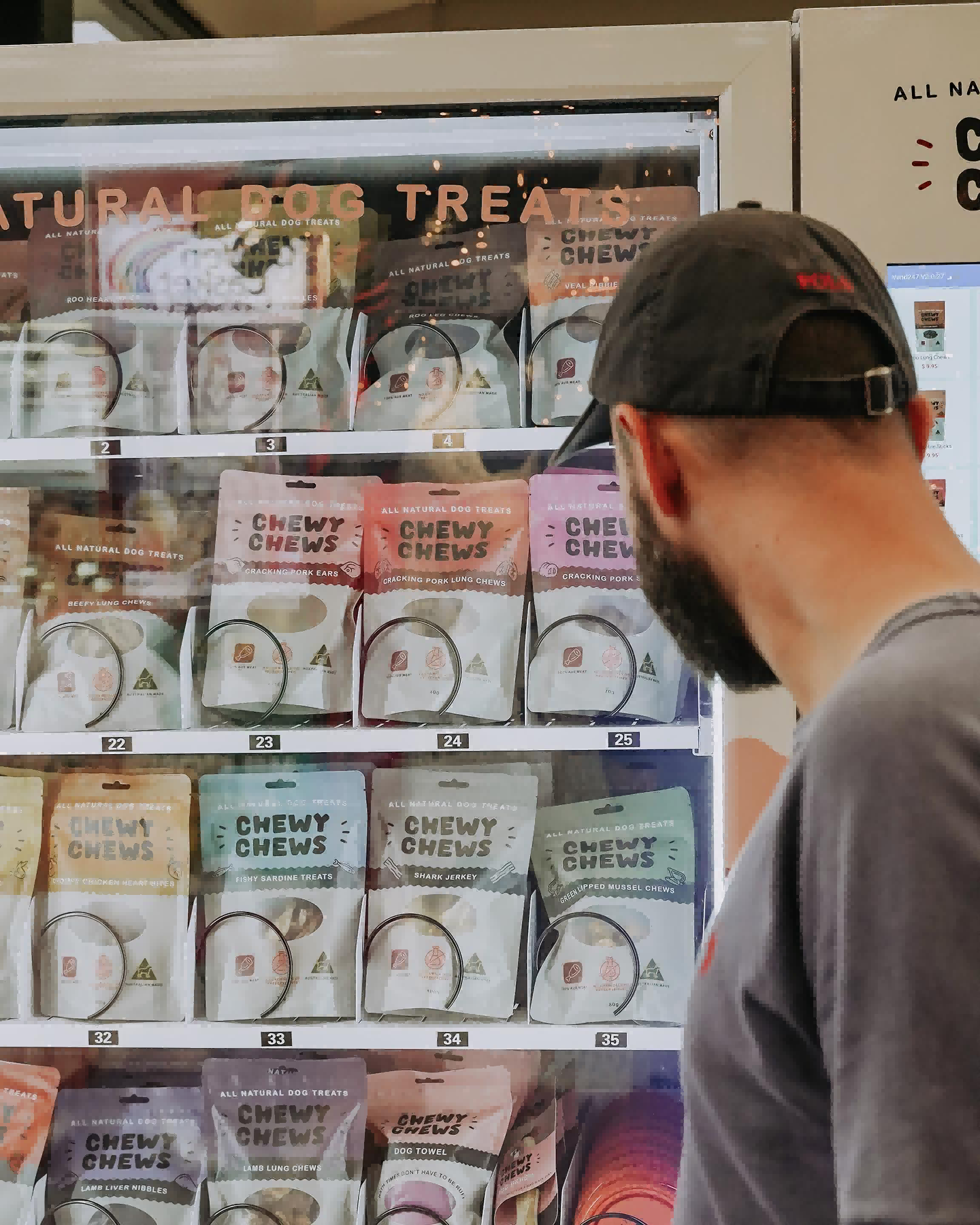 pet vending machine for pet food treats toy vending machine