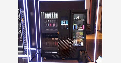 Mystery/gift box vending machine cooperate with Benz
