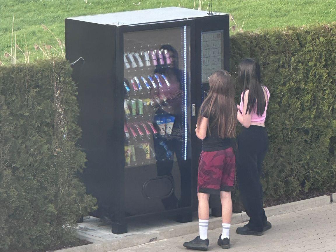 Outdoor Snack Drink Vending Machine in Germany
