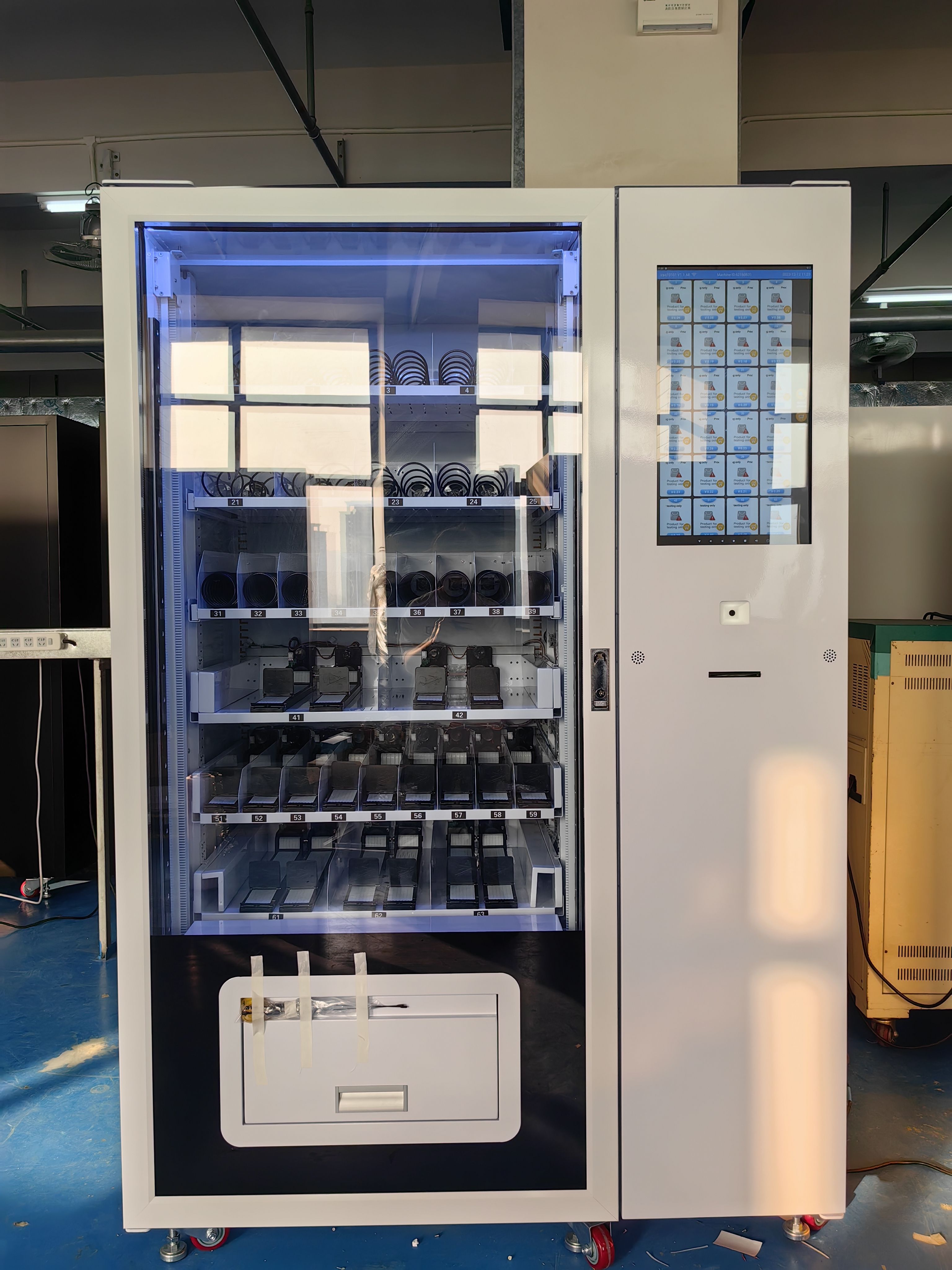 WEIMI Smart Vending Machine for Electronic Products in Iraq