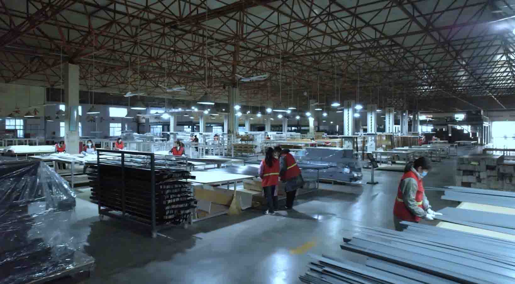 The Venetian blinds process once again demonstrates the manufacturing ...