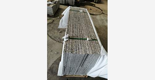 Pear Red Granite Step - raise stone